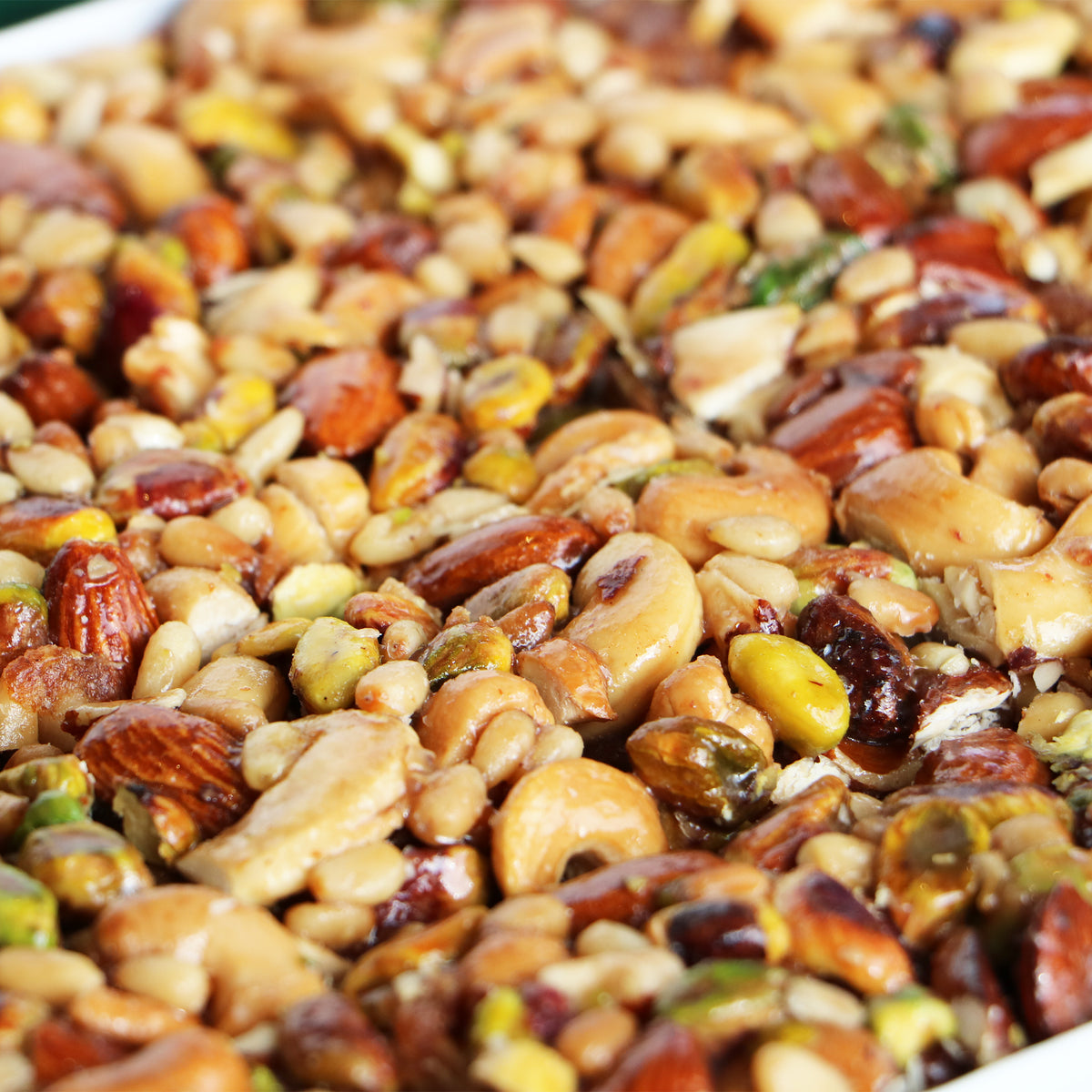 Abu Zaad Date and Nuts Sweet Tamriah 1200 g – DamasGate.store